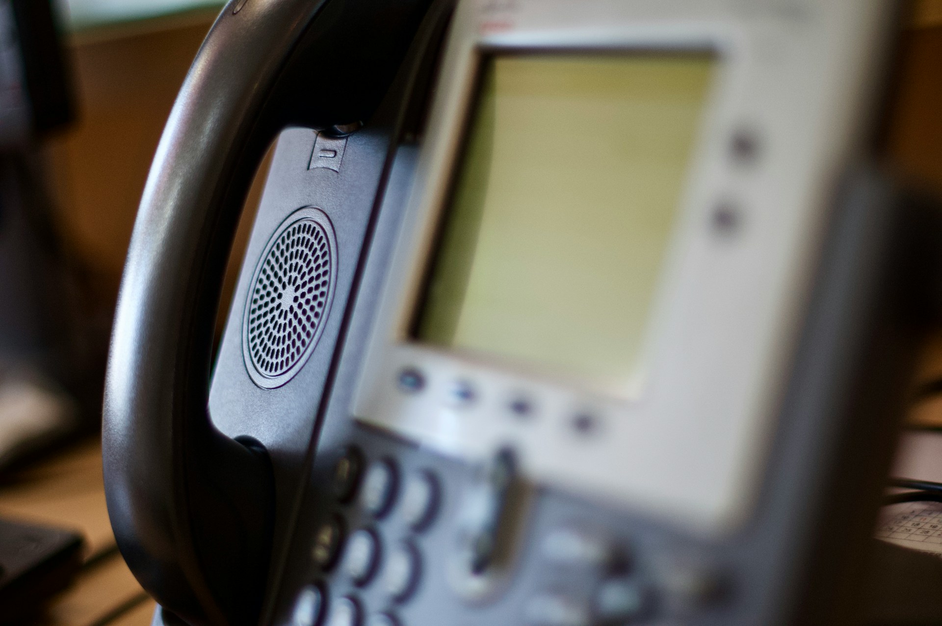 How to Call a Landline Number Through Your Mobile Phone